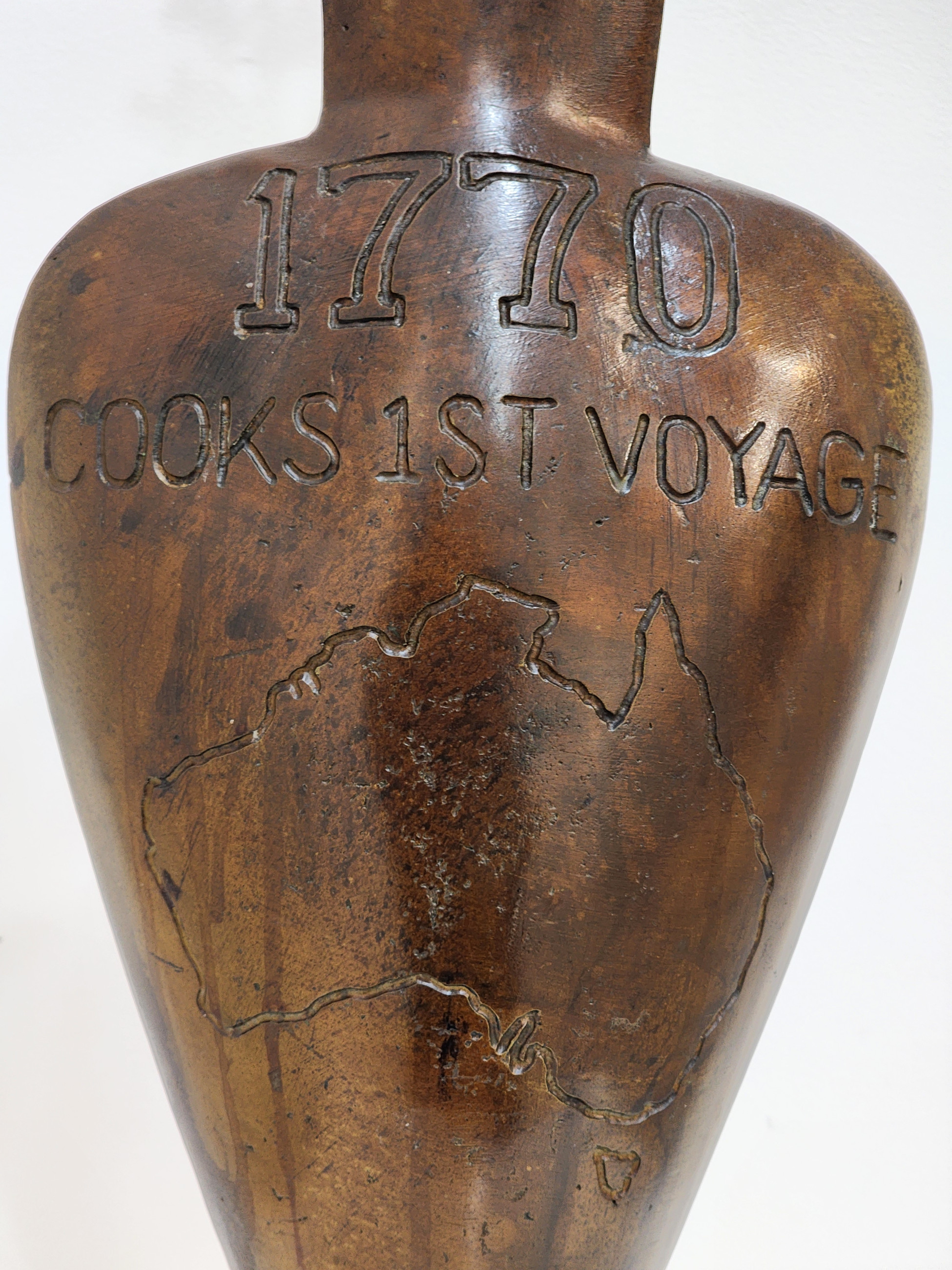 Tableaux: Urn | Paul Dibble